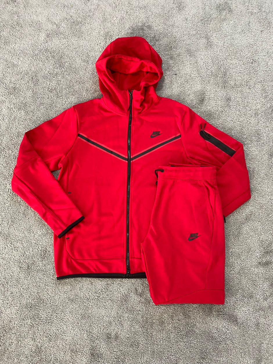 Nike Tech – Icy Clothes
